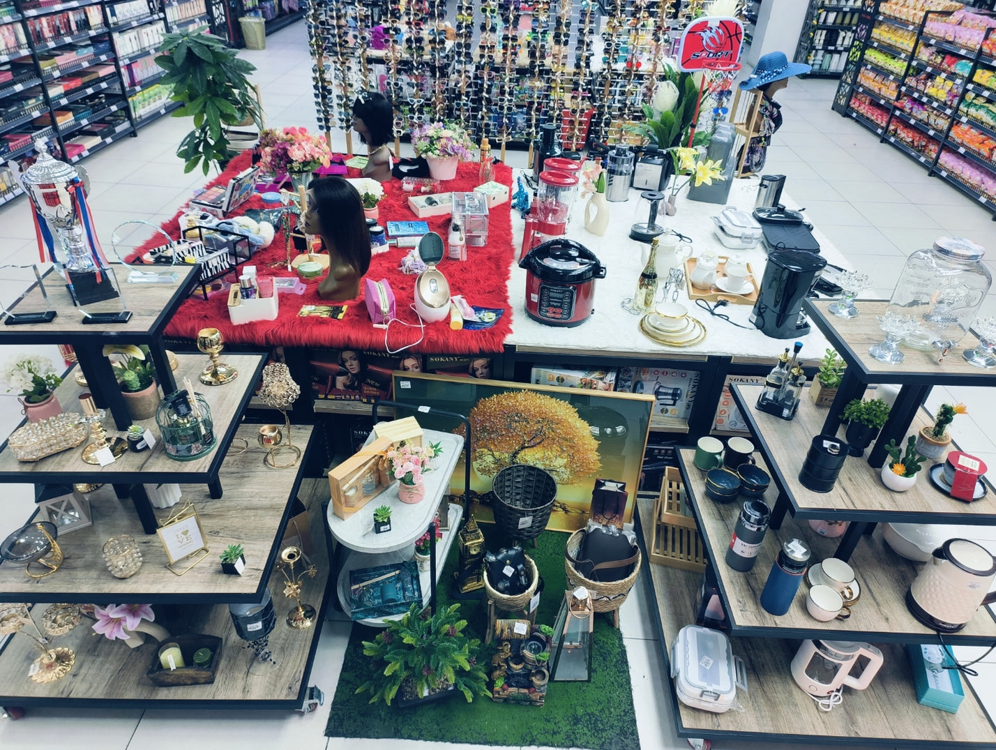 Besco Hyper - Department Store