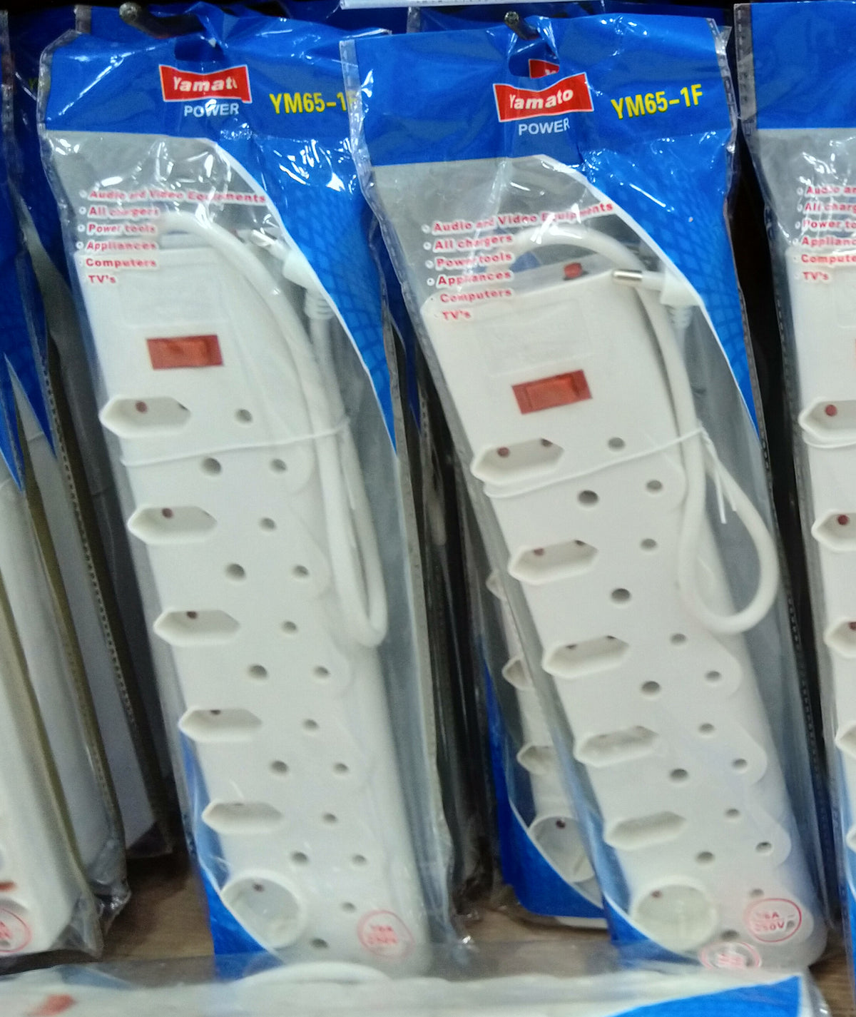 Socket / YM65-1F — Besco Hyper